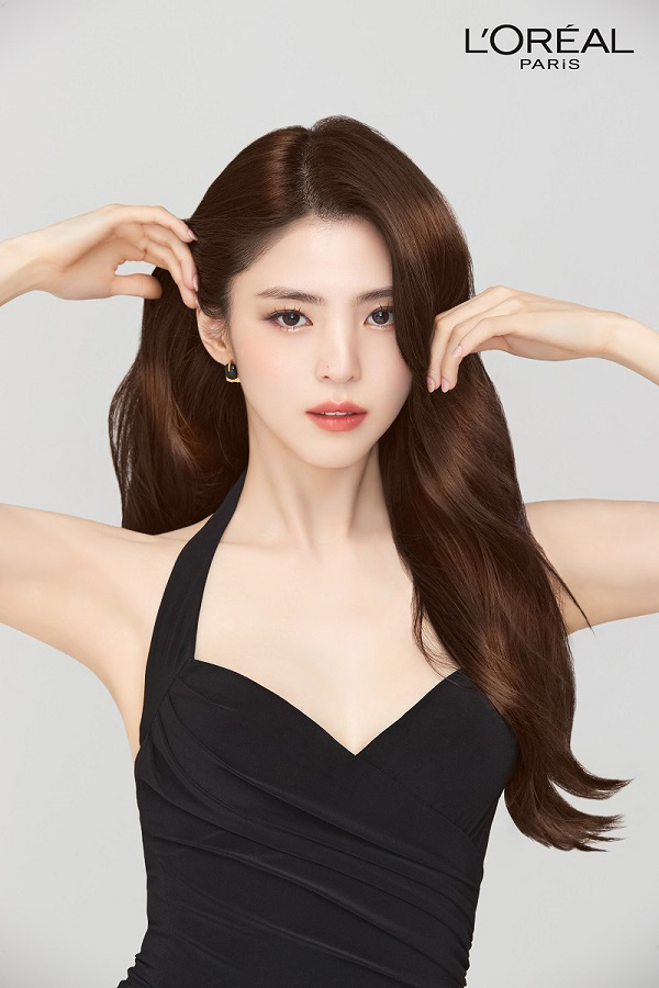한소희의 치명적 매력 이번엔 헤어스타일 로레알파리 화보 공개
